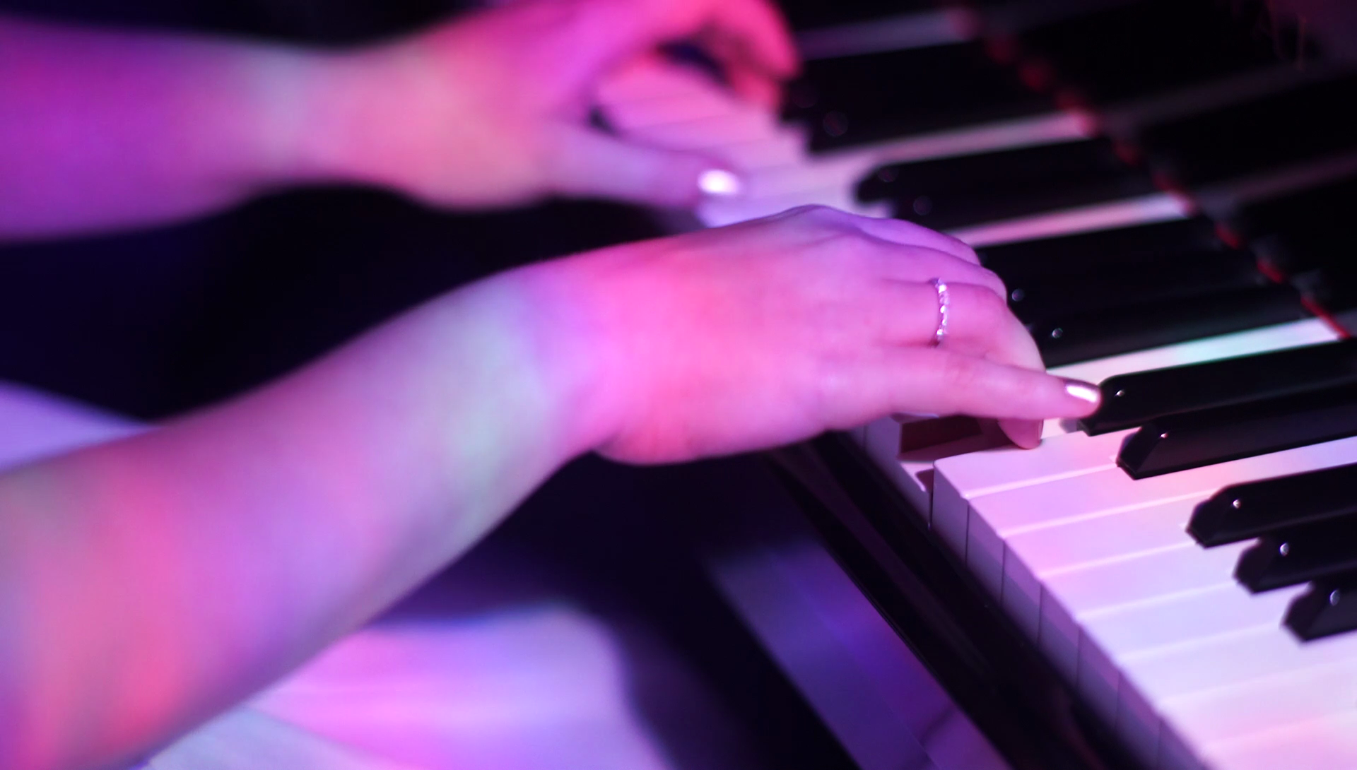 Backing Tracks – NATALYA PLAYS PIANO